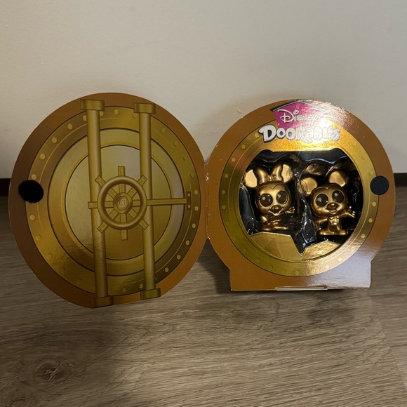 Disney | Toys | Disney Doorables Collectible Gold Minnie And Mickey ...